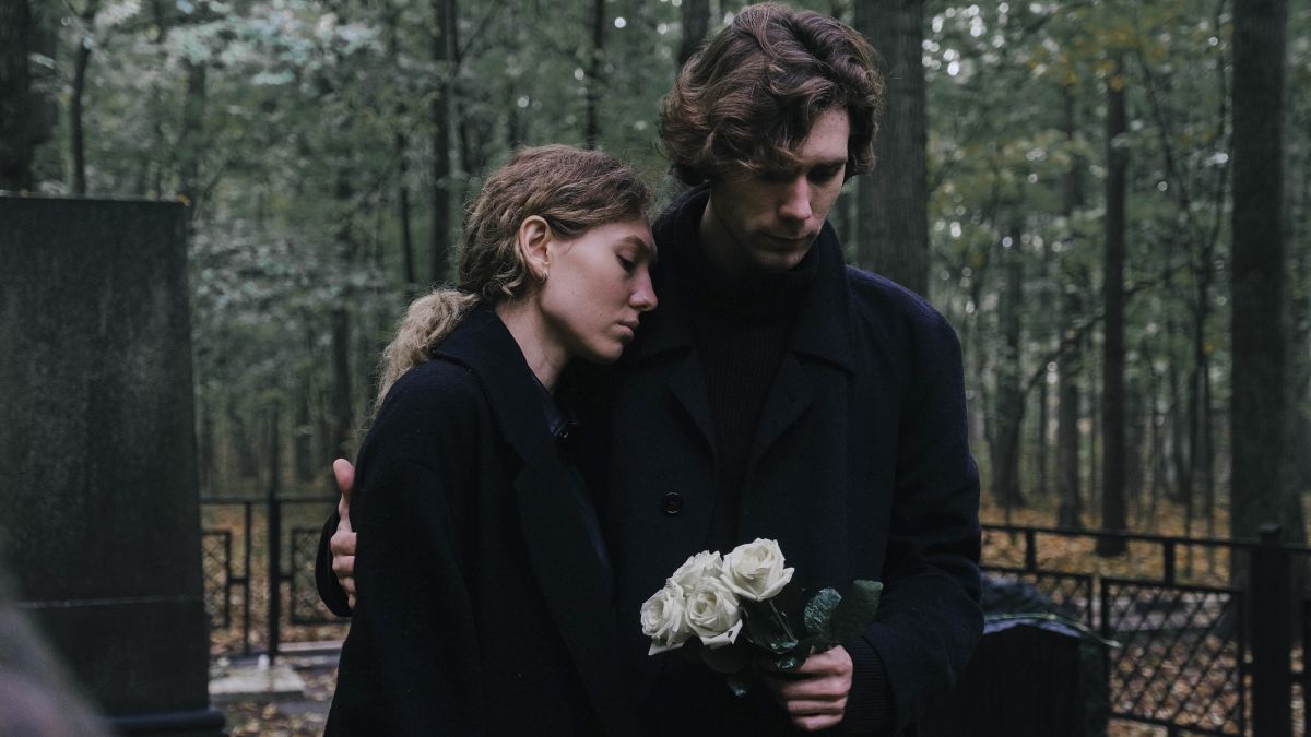 Fake funeral “live stream” scams target grieving users on Facebook ...