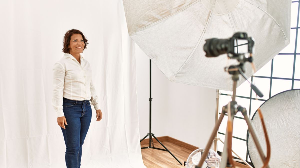 Modeling scams see mature models as attractive new prospects | Malwarebytes